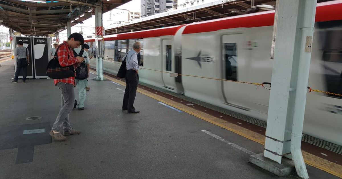 人身事故が多い新小岩駅、新たに特急電車の通過時にロープが張られるように…なぜホームドアが付かないのか、理由は色々ありそうです。 Togetter