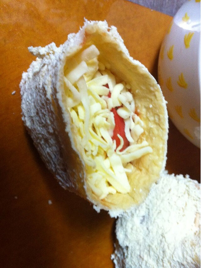 【chiコロちゃん：レシピ】油揚げのピザ風包み焼き - posfie